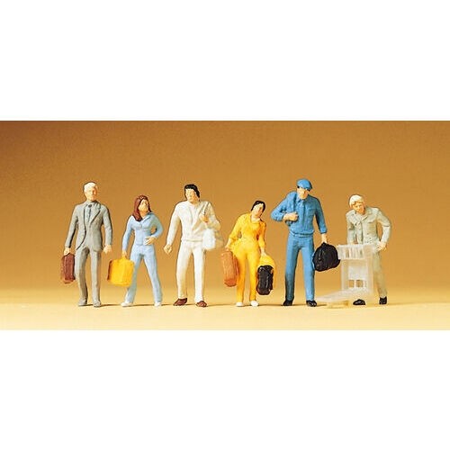 HO Walking Passengers from Hobbyrama