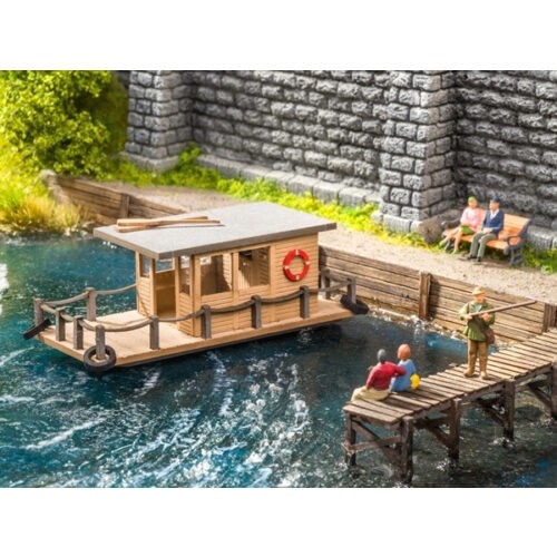 TT:120 House Boat from Hobbyrama