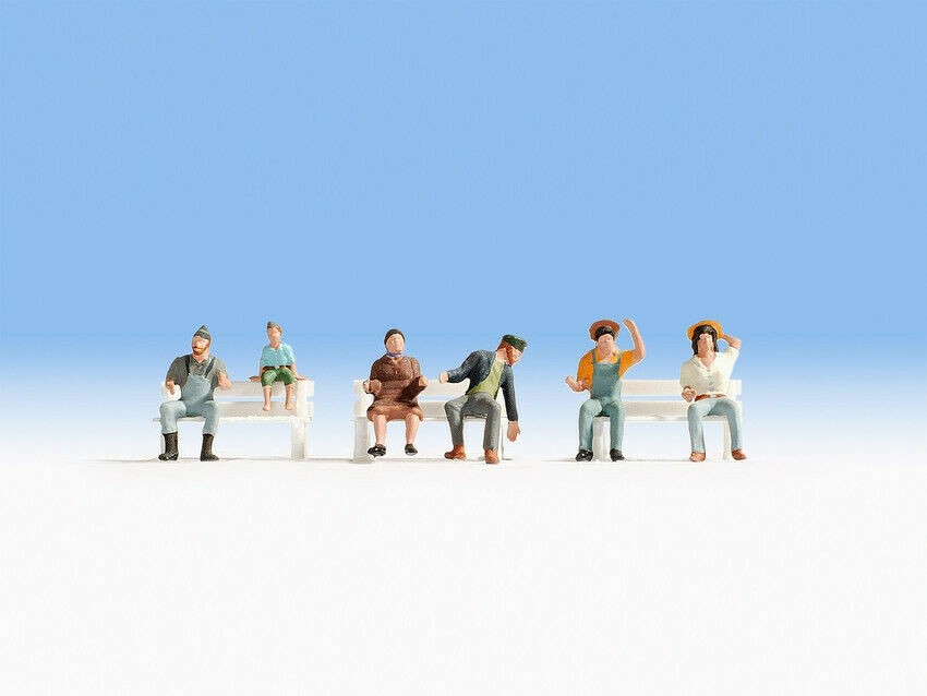 HO Tractor Drivers w/o benches from Hobbyrama