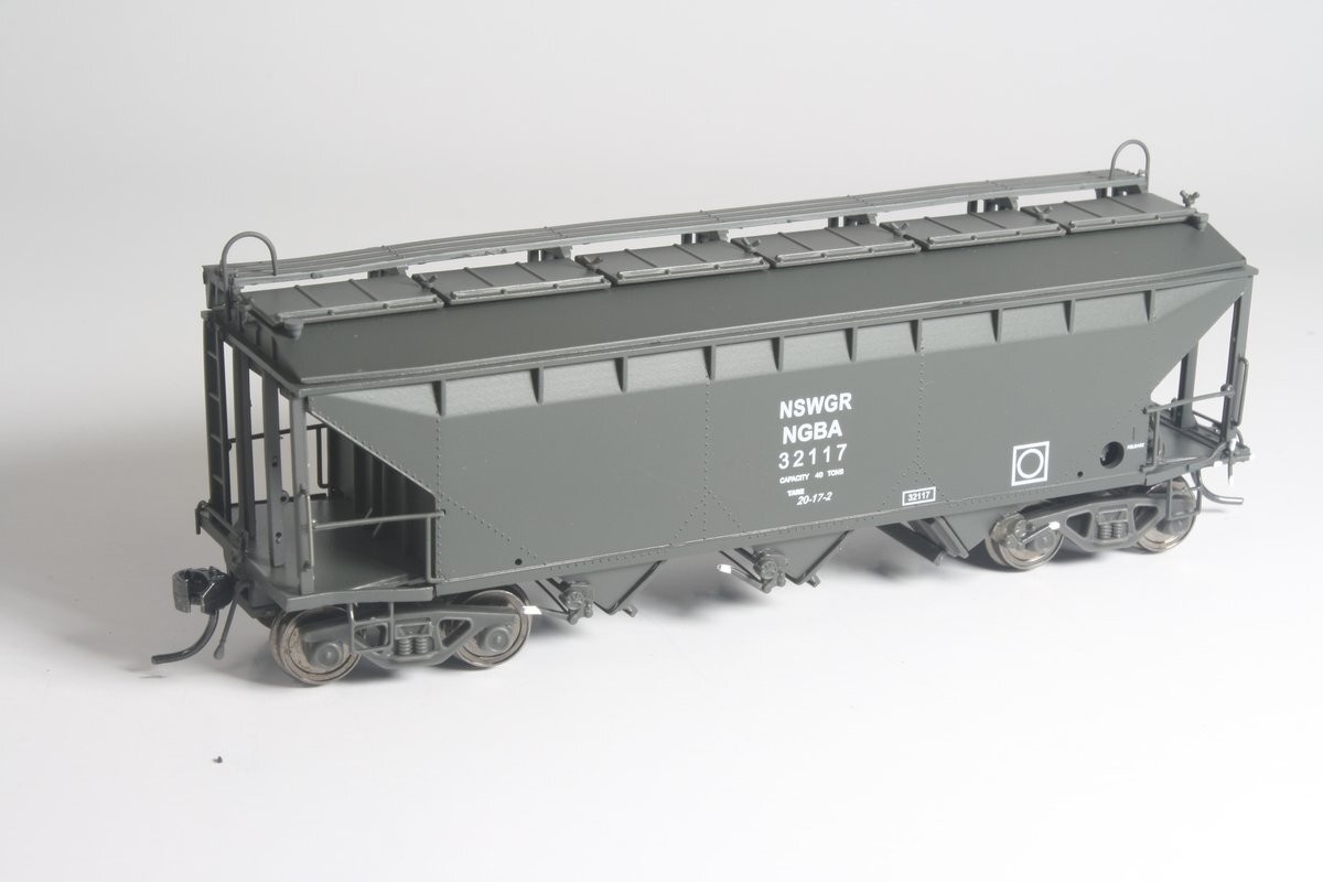 HO SRA Wheat Hopper NGBA-32117 from Hobbyrama