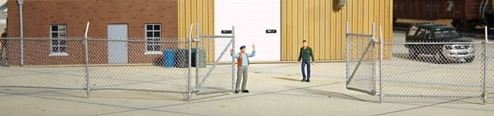 HO Chain Link Fence Kit from Hobbyrama